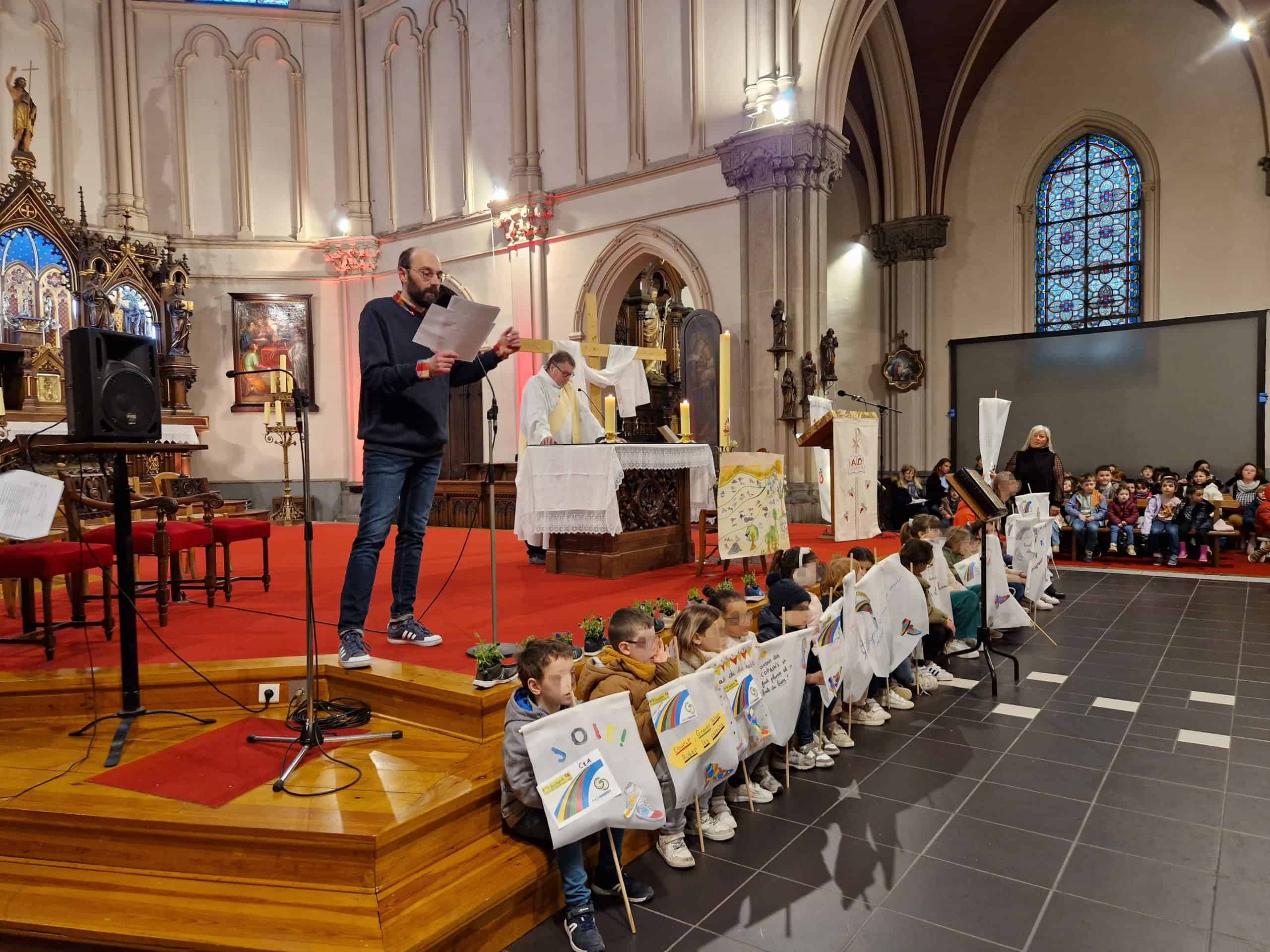 Célébration de Pâques - Ecole Saint Jean-Baptiste